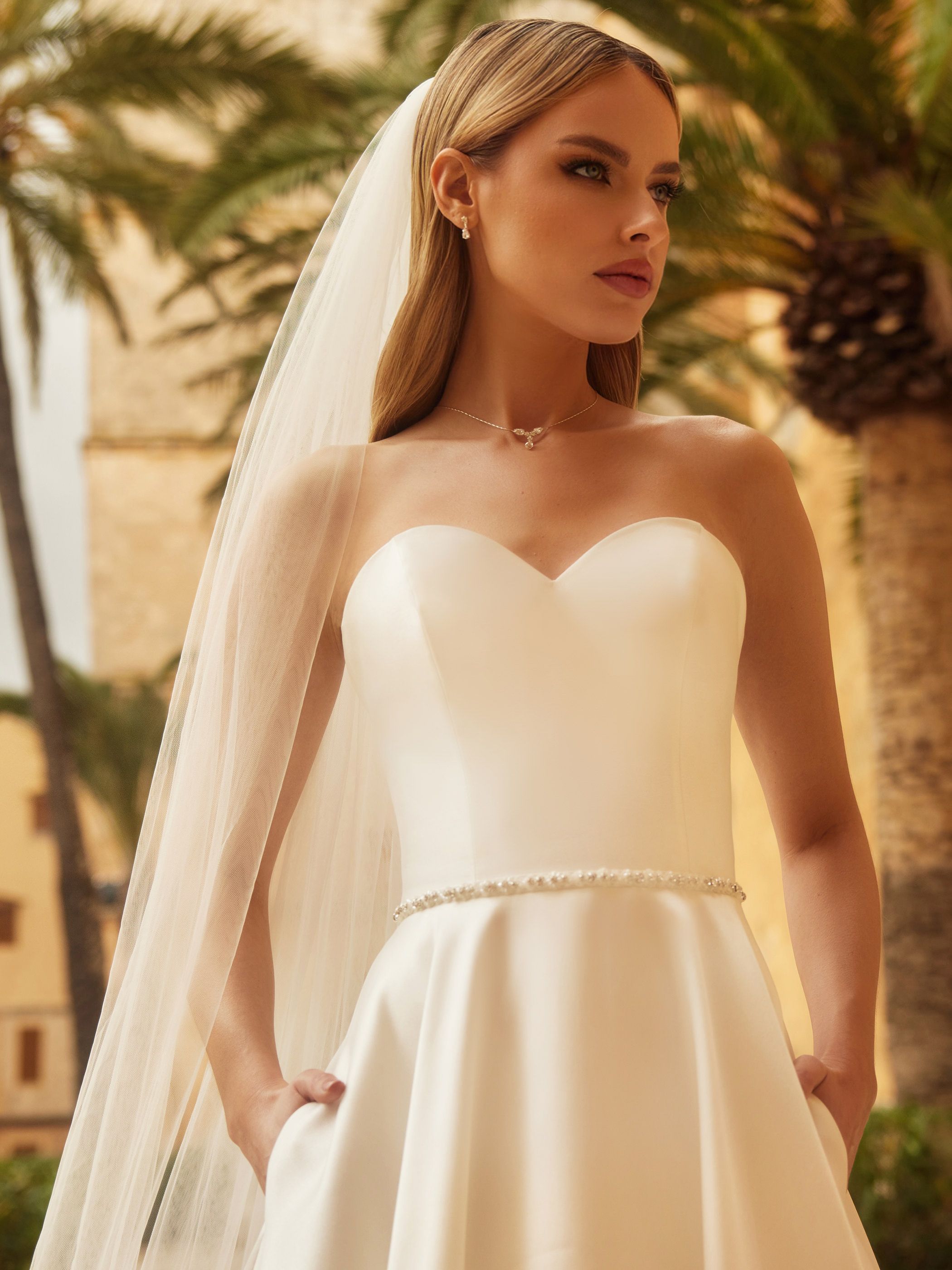 N7 - crafted necklace and earrings - Bianco Evento